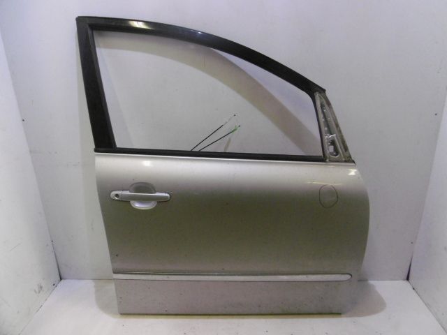 Porta AVD Toyota Avensis Verso 6711144050 R:103545