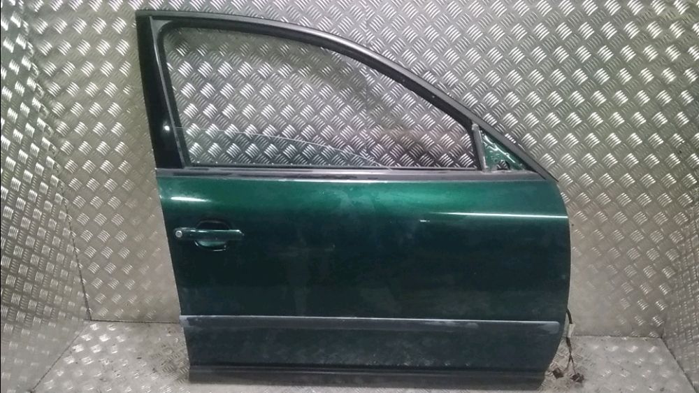 Porta AVD Volkswagen Passat 4 3B4831052BE R:131505