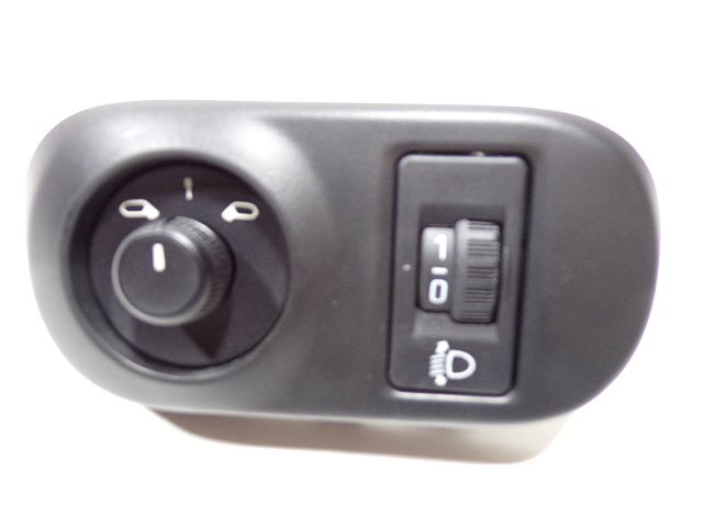 Surplus Autos Commande retroviseur occasion DS DS3 CROSSBACK 96673722ZD