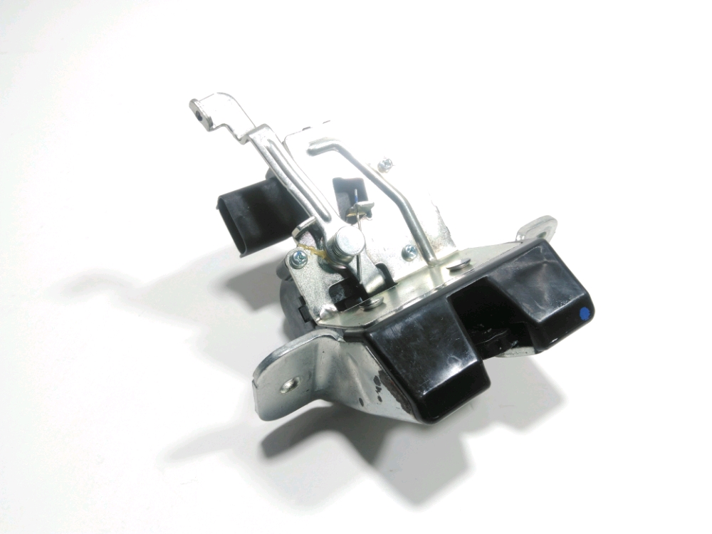 Surplus Autos Serrure de hayon occasion HYUNDAI I 10 - 2 81230B4010